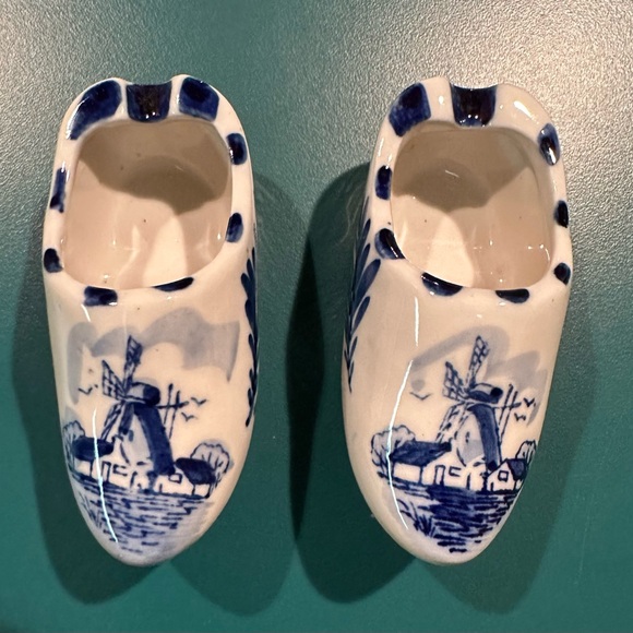 Delft | Accents | Vintage Delft Blue Clogs | Poshmark